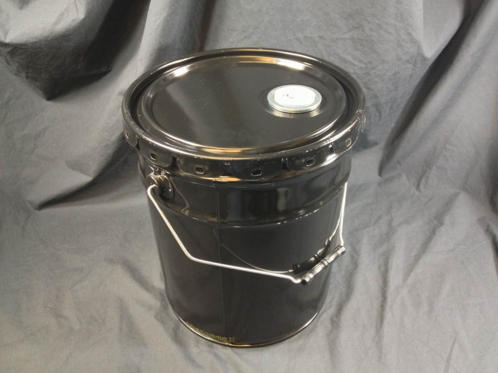 5 Gallon Black Steel Pail with Spouted Lug Cover (CSCP2-40-01 & CSCC-85 ...